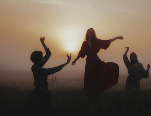 Dancing Inside and Outside Circles of Belonging - Keshet